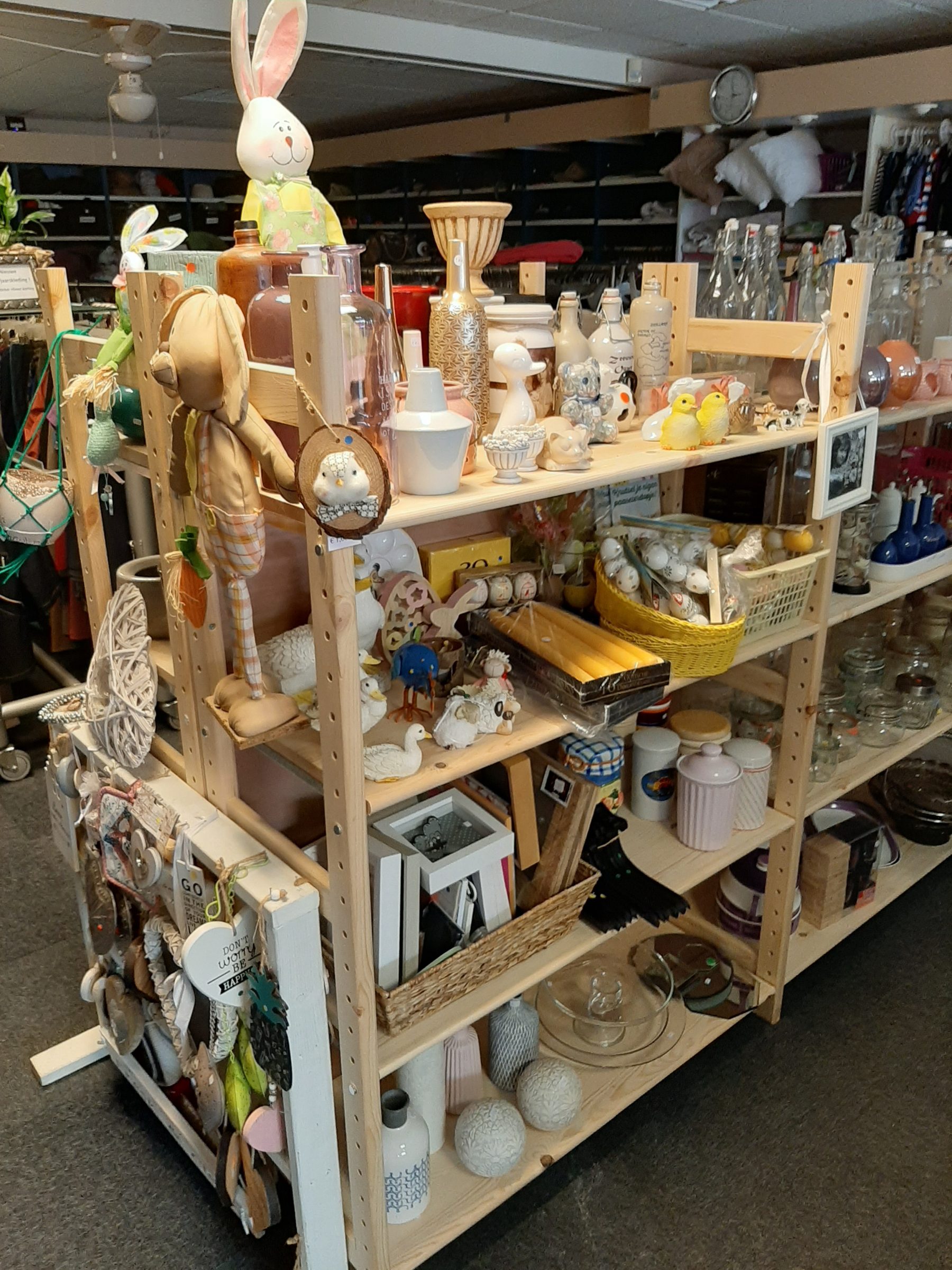 Dorcas Winkel Kapelle | Koop tweedehands spullen en steun de allerarmsten!