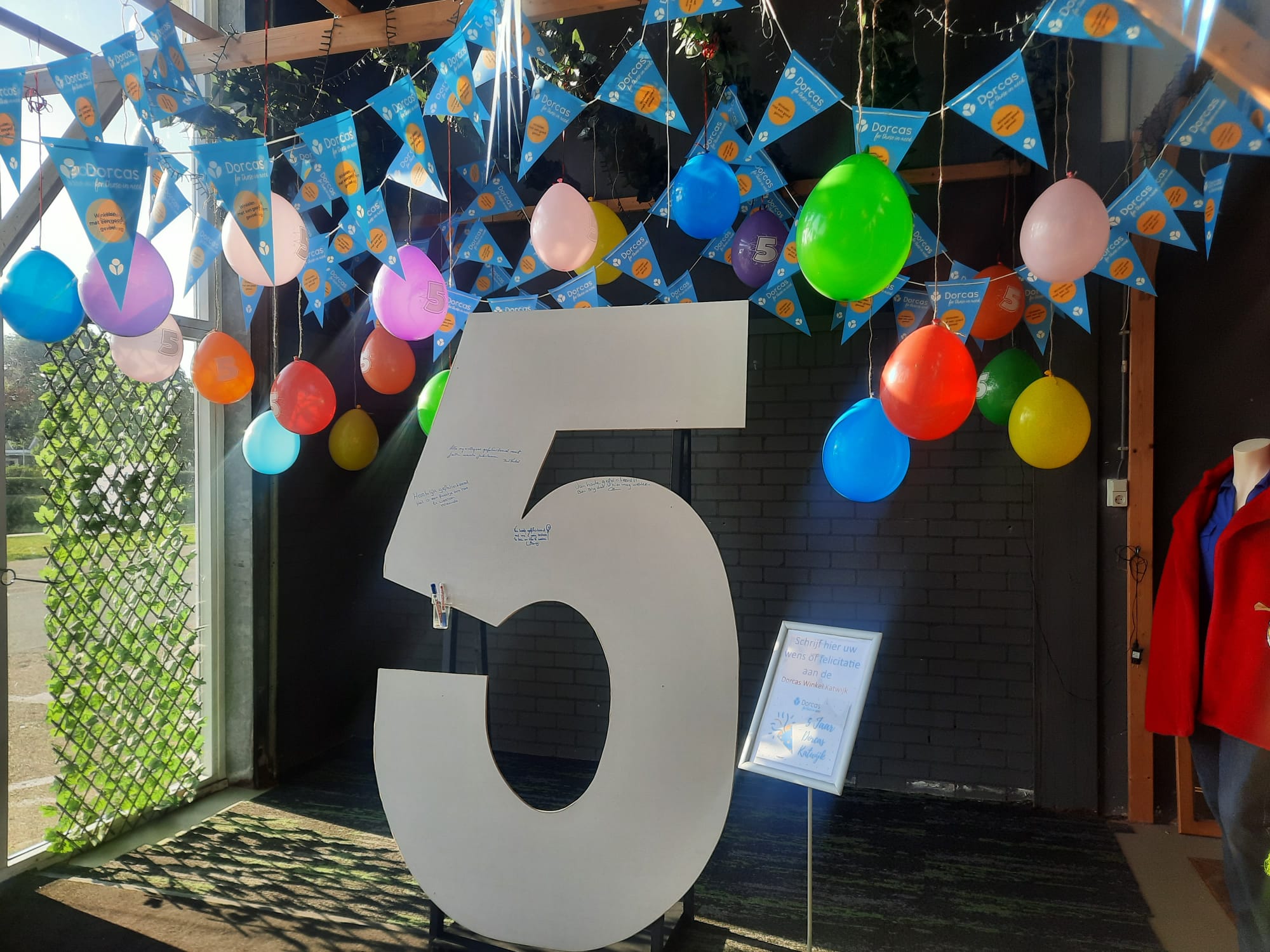 Eerste lustrum voor Katwijkse 'Bijenkorf' | Dorcas