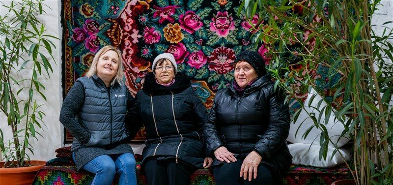 De 'granny-club' voelt als familie | Dorcas